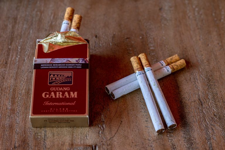 Mengenal Tiga Pabrik Rokok Terbesar di Indonesia