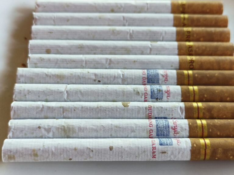 5 Merek Rokok Paling Enak dan Pas untuk Pemula