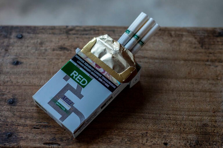 3 Rekomendasi Rokok Mild Terenak Tahun 2024 » Boleh Merokok